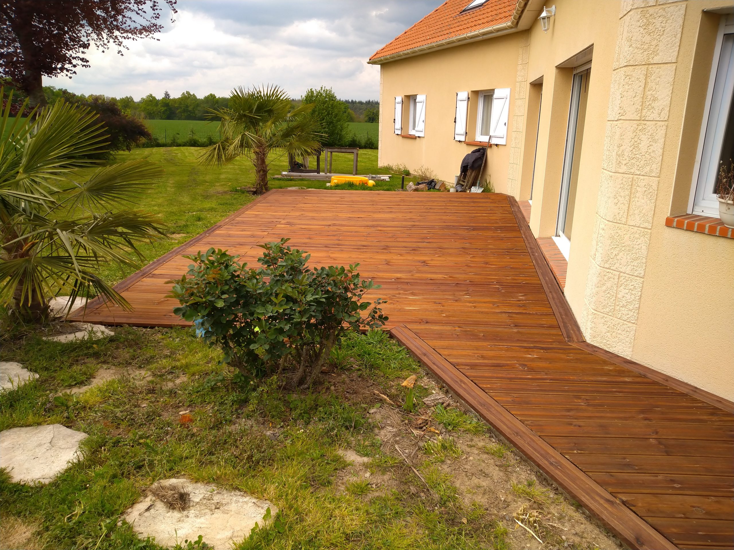 Réalisation de belles Terrasses en bois à Bernay en Normandie